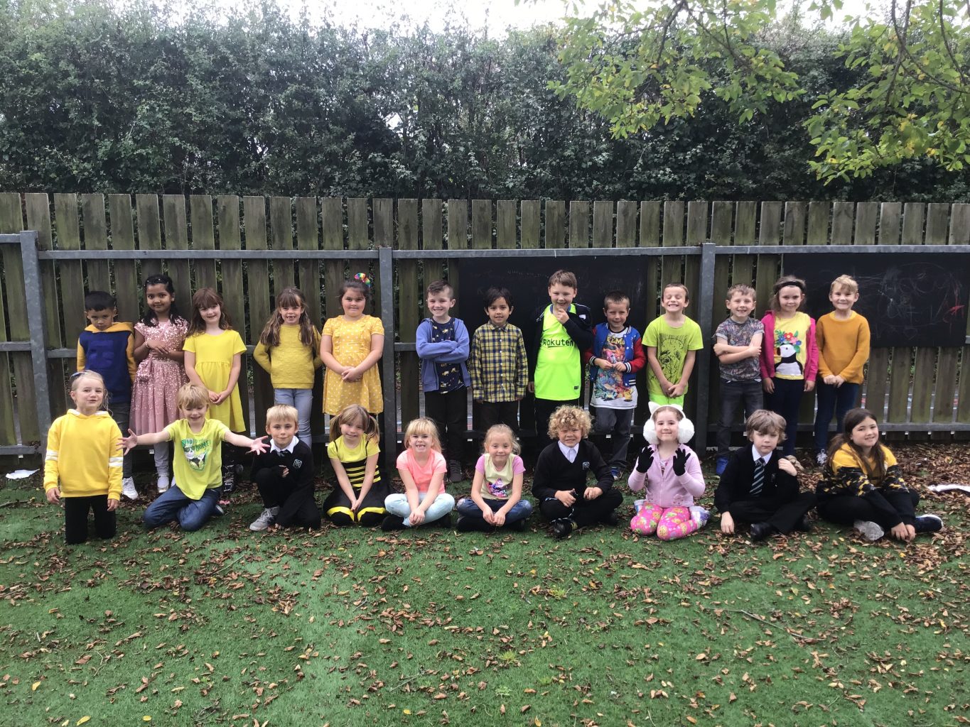 #HelloYellow raises £150 - Teignmouth Primary